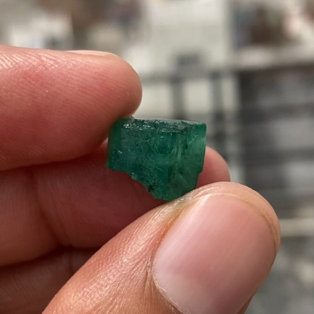 Deep Green Fully Fresh Emerald Crystal Natural Shape Pencil Vintage 100 ...