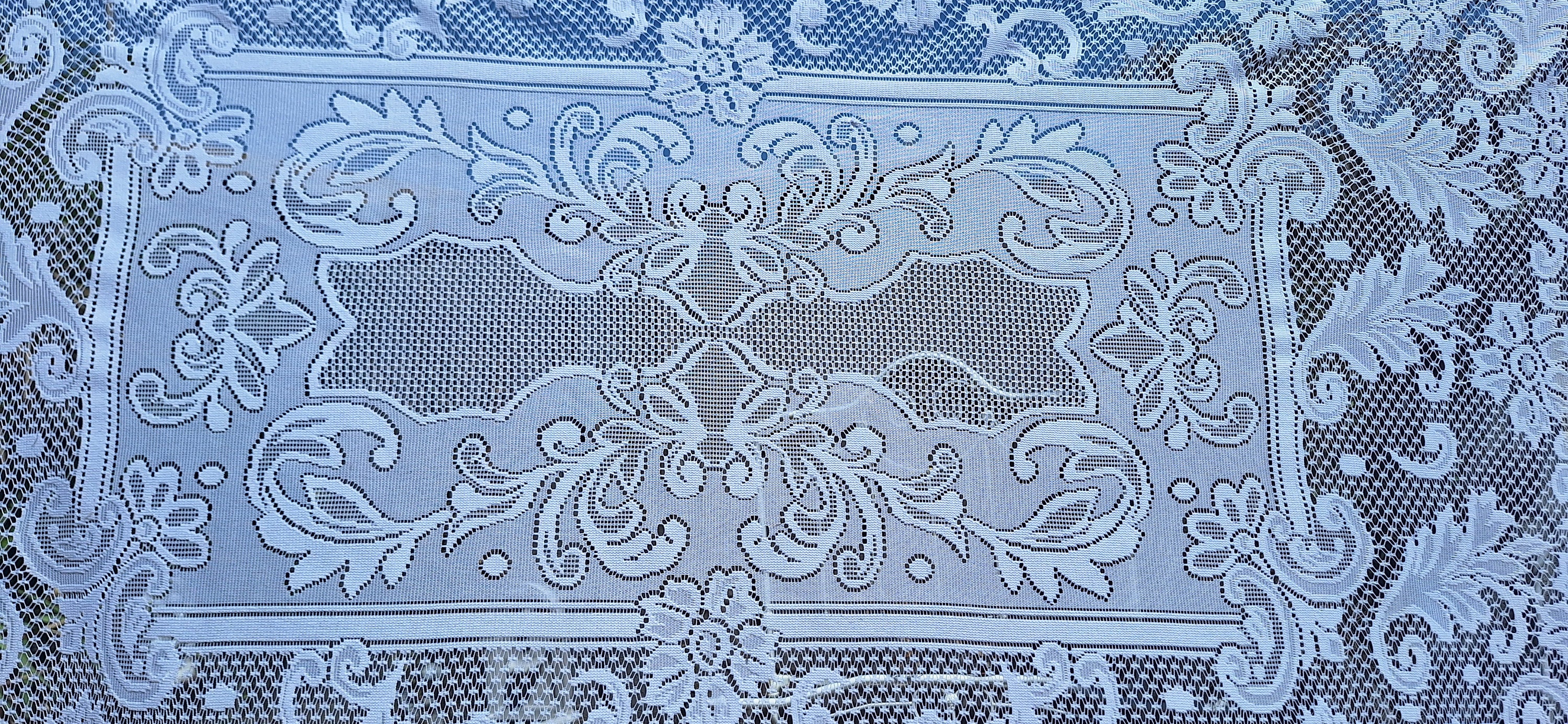 White Lace Tablecloth/centerpiece Stye W/fancy Edges - Etsy