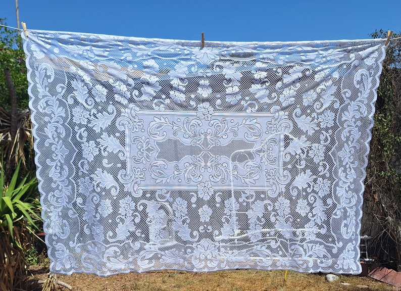 White Lace Tablecloth/centerpiece Stye W/fancy Edges - Etsy