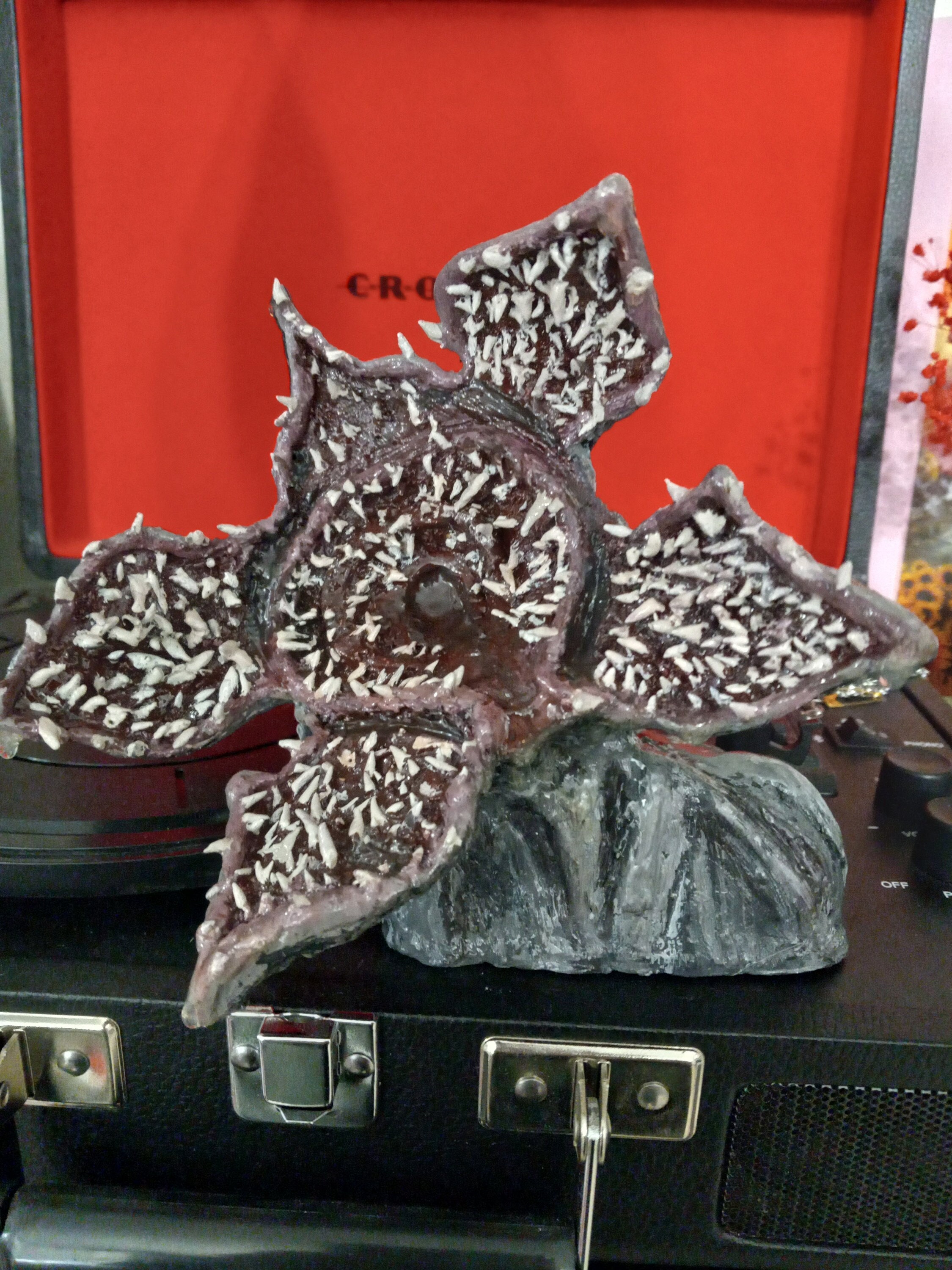 Hyper-realistic Glossy Demogorgon Clay Sculpture - Etsy