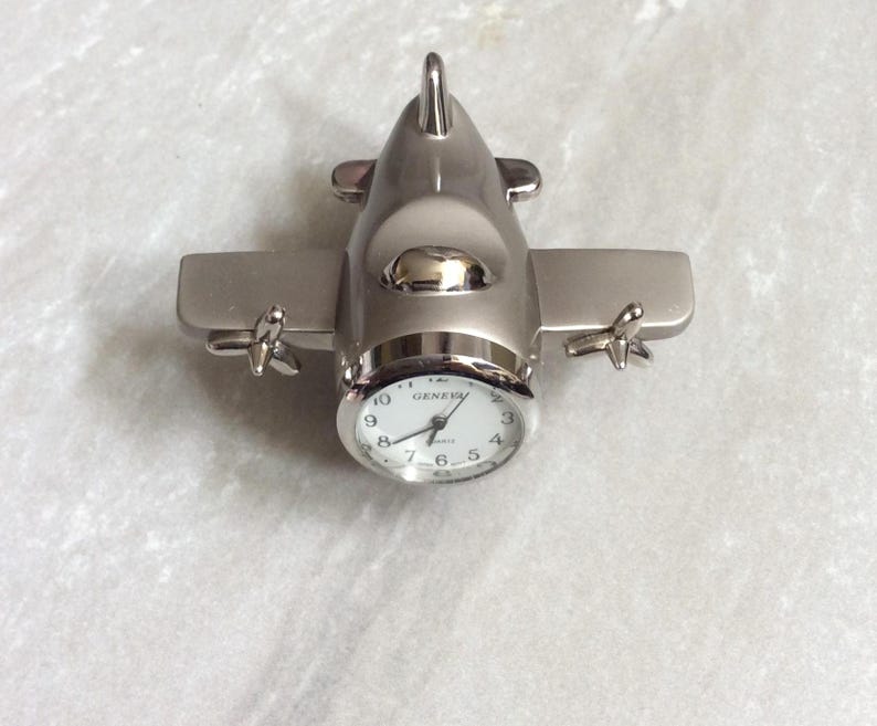 GENEVA AIRPLANE CLOCK Round White Dial Arabic Numbered Hours Easy-to ...