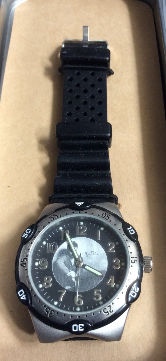 James Dean Men's Silver Watch having a Round Black Ja… - Gem