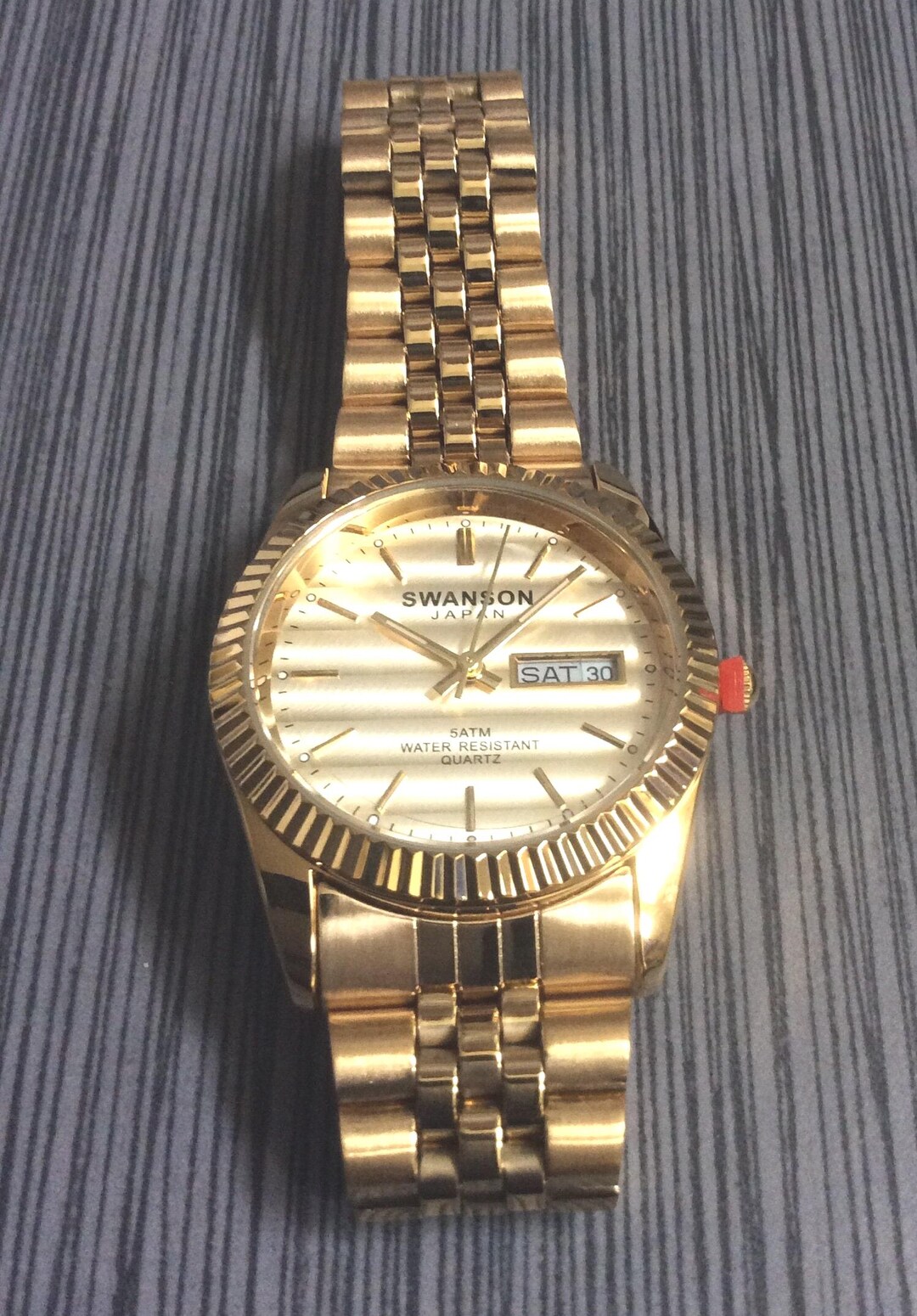 SWANSON Men's Gold Watch Round Unique Gold Day & Date Dial Index Hours ...