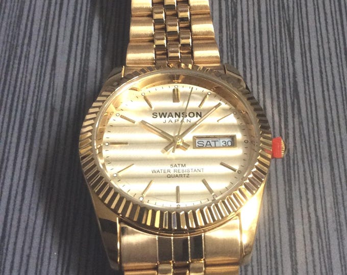 SWANSON Men's Gold Watch Round Unique Gold Day & Date Dial Index Hours ...