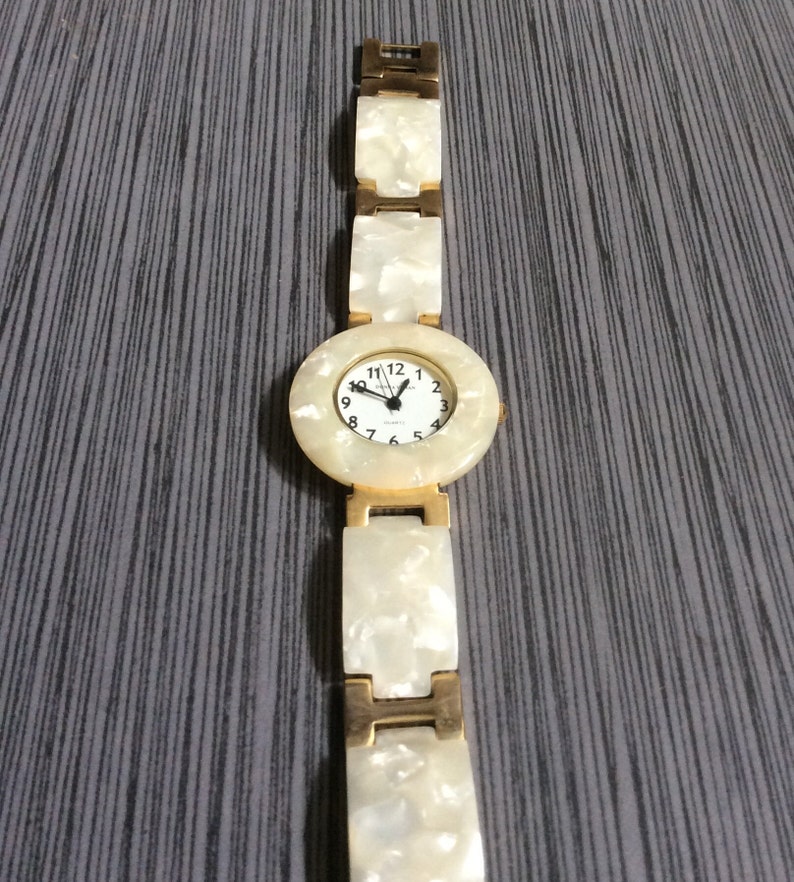 Donna Vivian Women's Shell Designed Watch Round White Dial - Etsy