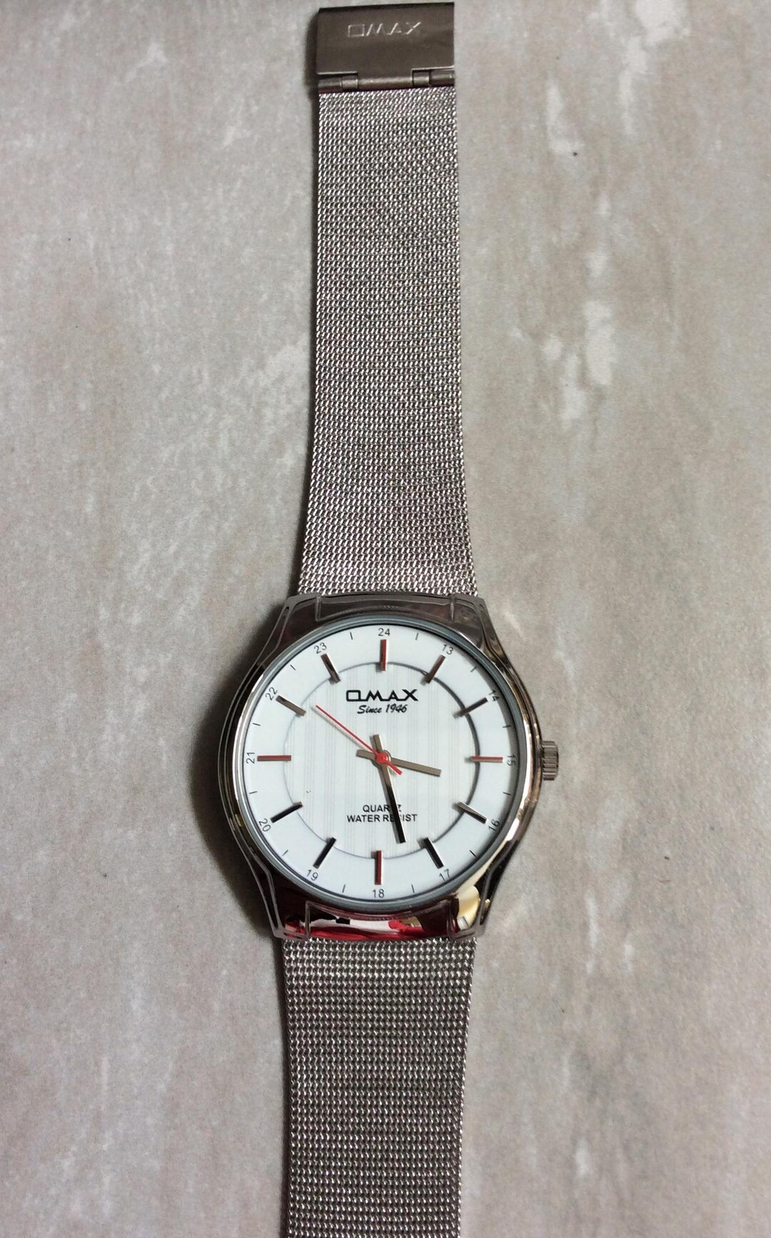 OMAX Men's Silver Watch Round White Accented Dial Index Hours on Mesh ...