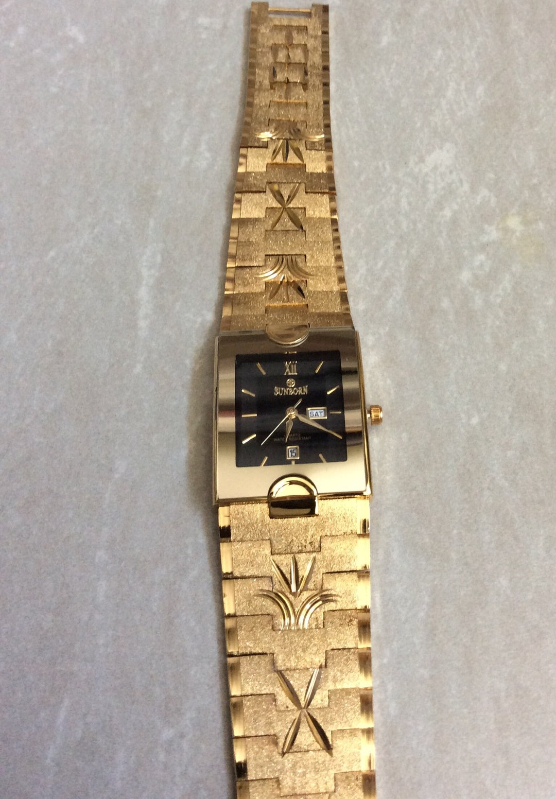 SUNBORN Men's Fine Gold Watch Having a Black Dial Index Hours Day ...