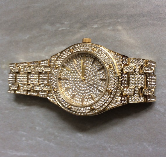 MEN'S Gold Crystal Watch Having a Round Crystal Gold … - Gem