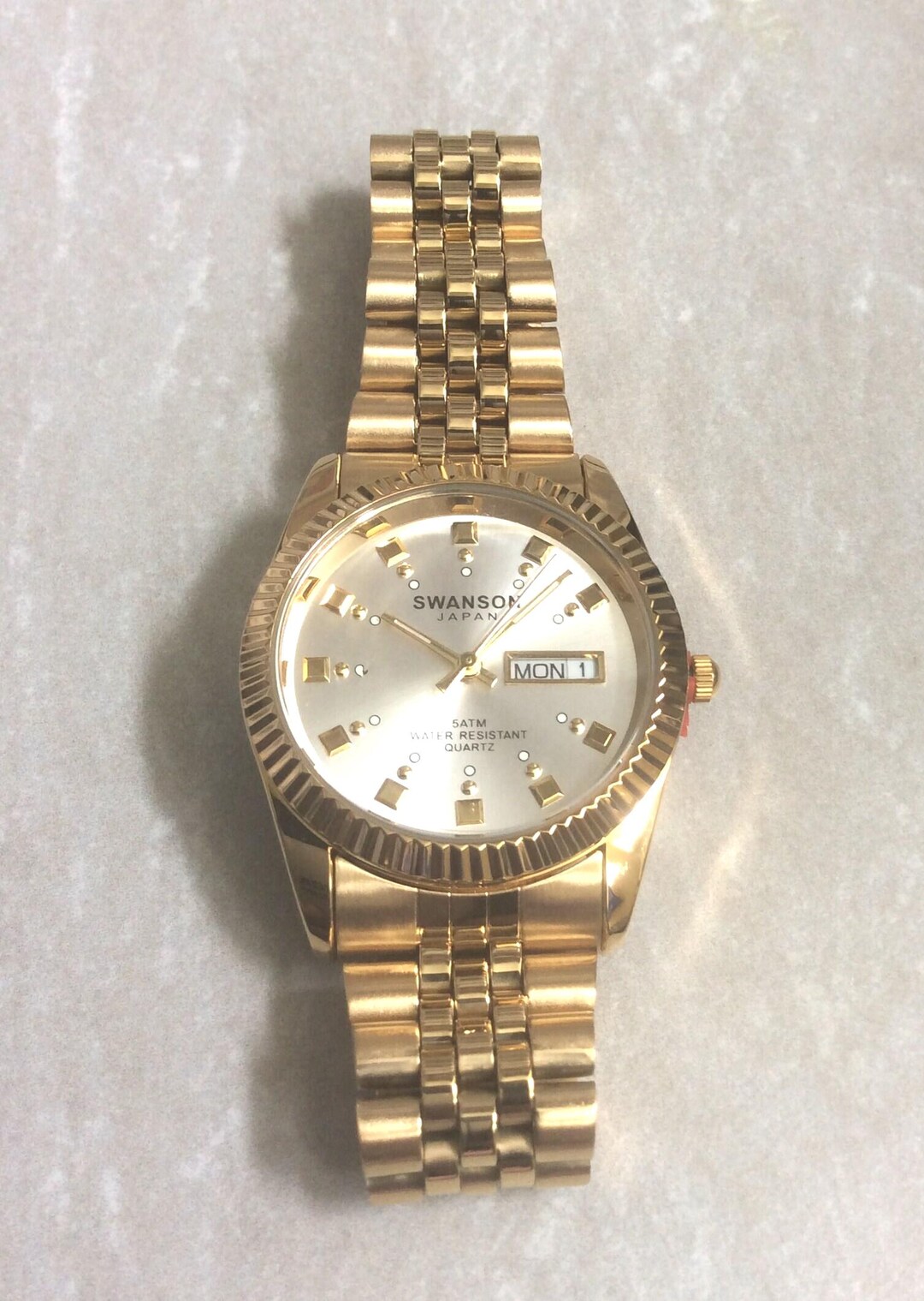 Reloj SWANSON Gold para hombre, esfera redonda plateada, marcadores de ...