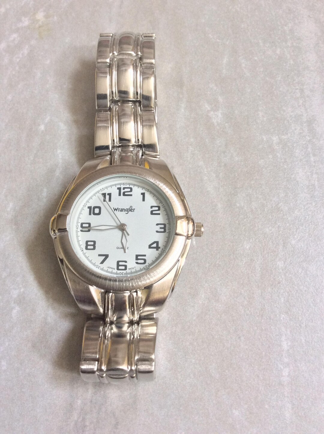 WRANGLER MEN'S WATCH Round White Dial Black Numbered Hours on a Silver ...