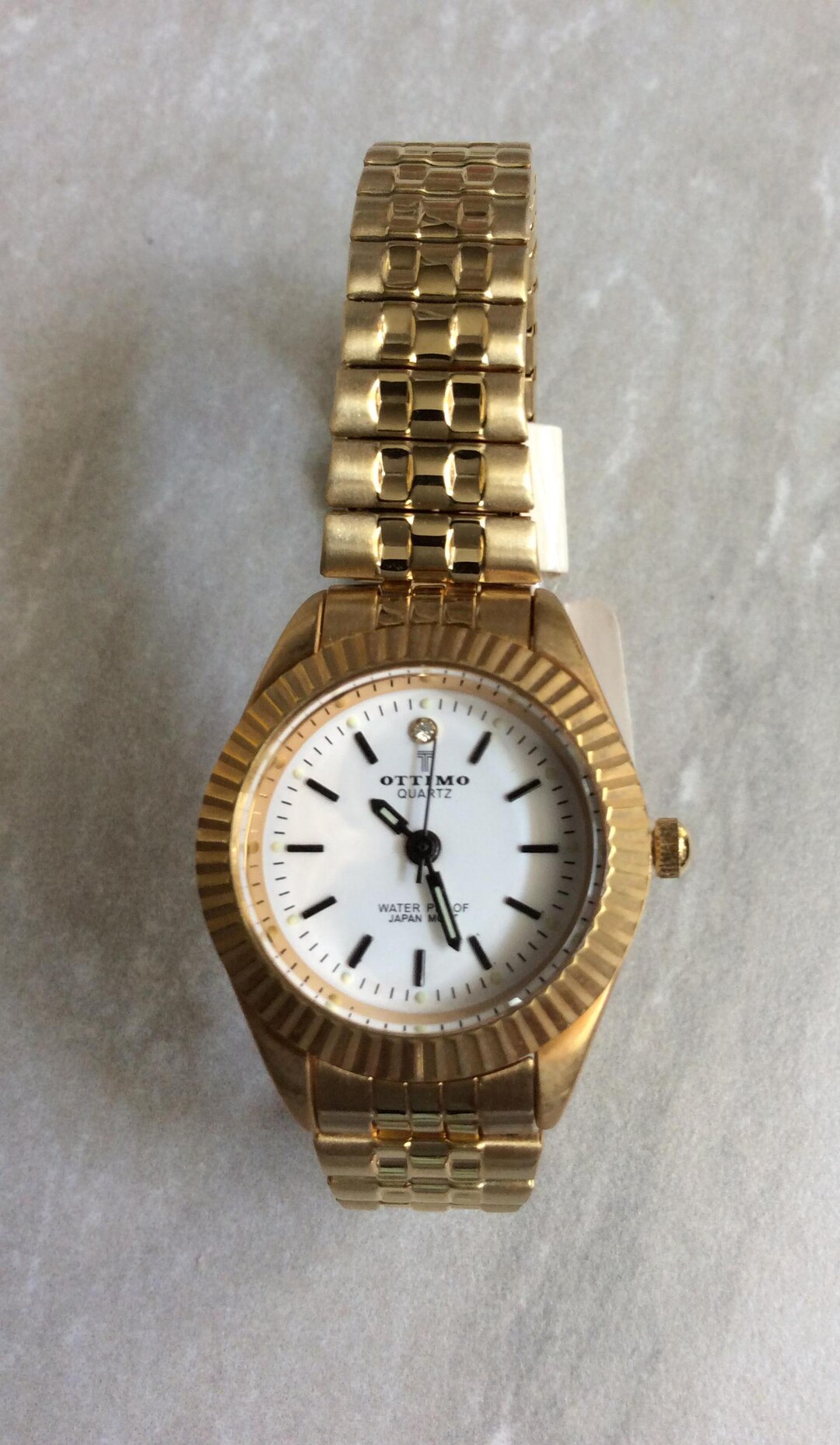 OTTIMO Gold Women's Watch Round White Dial Black Index Hours on Gold ...