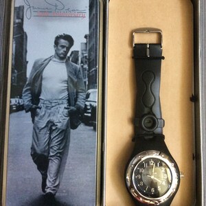 James Dean Unique Round Men's Watch, Having a Black Round Dial Silver ...