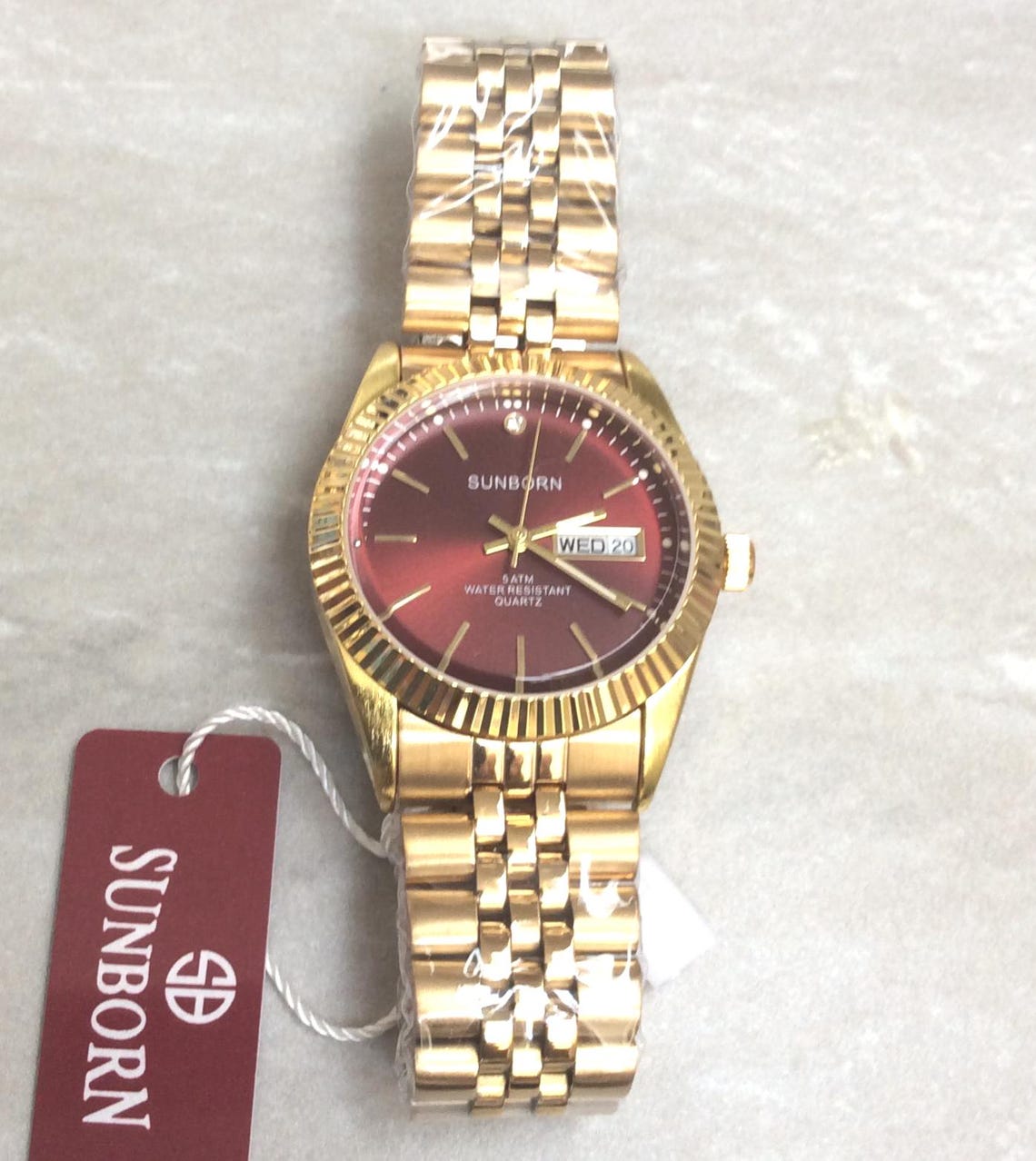 SUNBORN Men's Watch Round Red Day & Date Dial Index Hour Markers All on ...