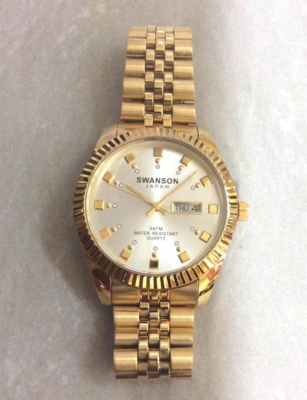 SWANSON 45mm Men's Gold Watch Round Silver Date Dial Unique Hour ...