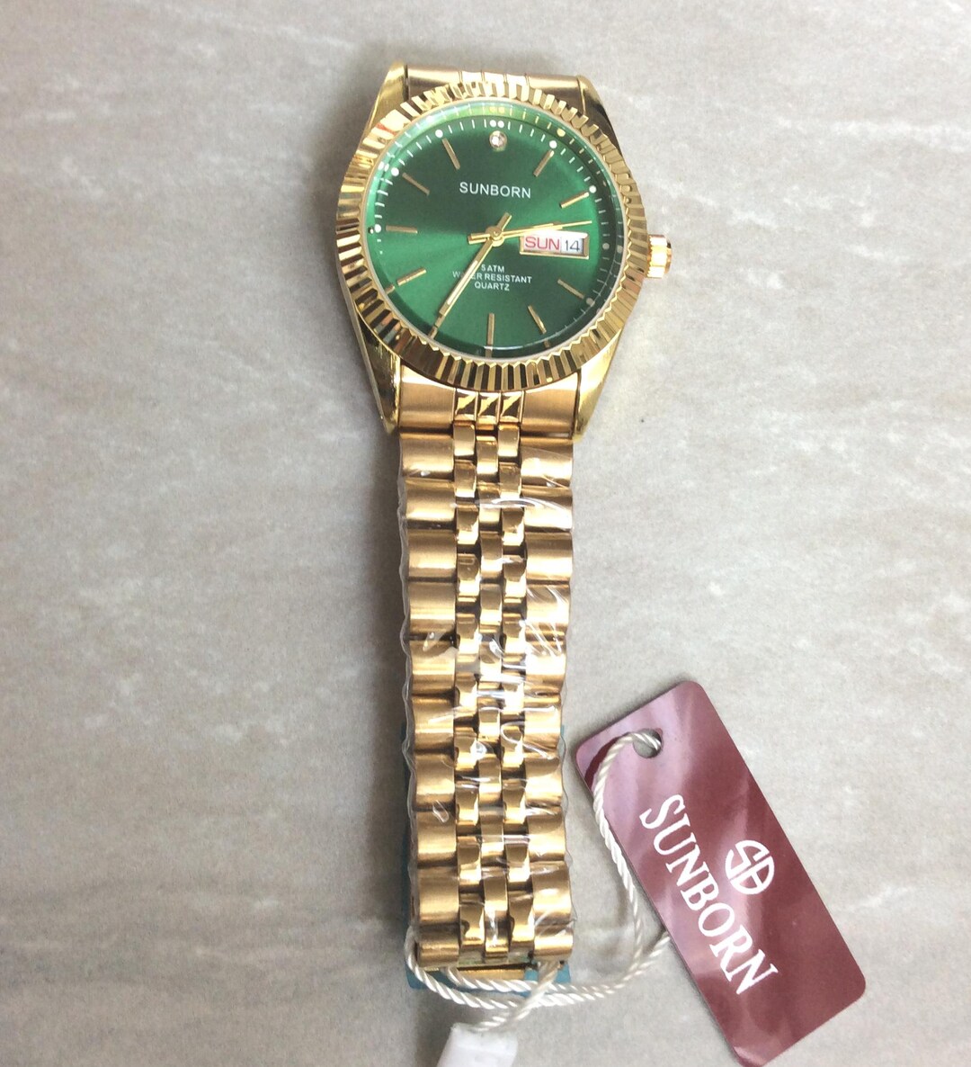 SUNBORN Men's Watch Round Green Day & Date Dial Index Hours on Gold ...