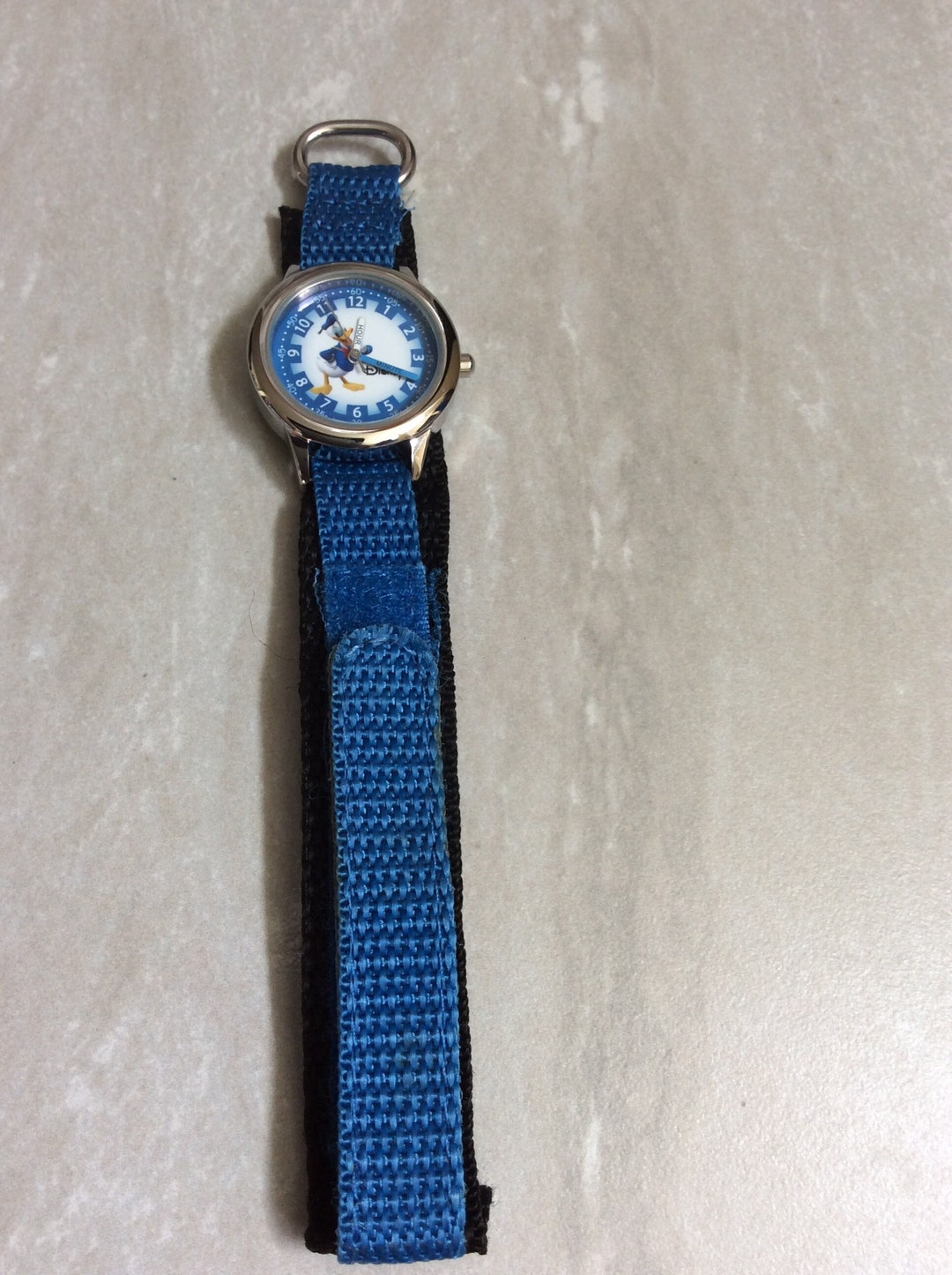 Disney Donald Duck Kids Watch Round White Dial Arabic Numeral Hours on ...