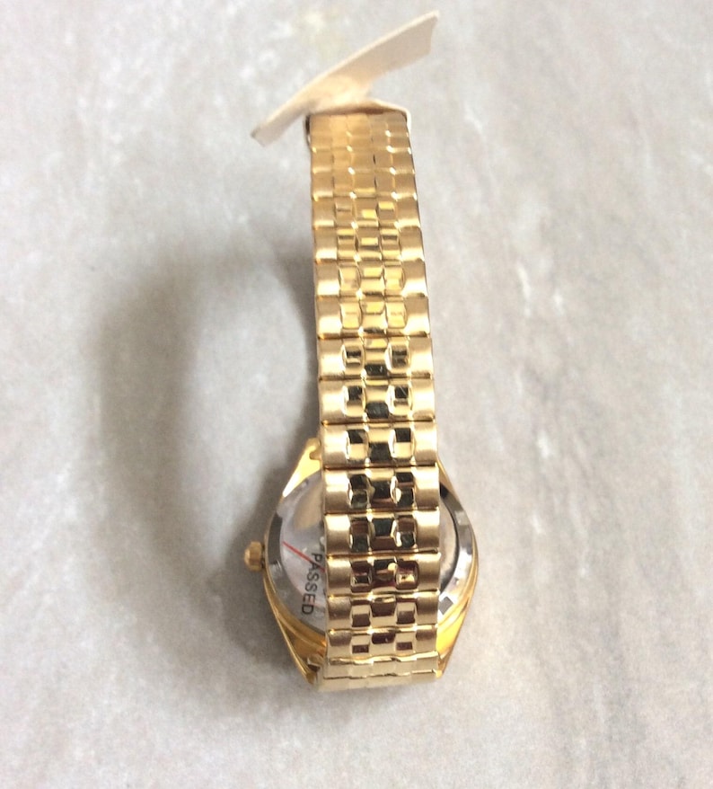 OTTIMO Women's Gold Watch Round Black Dial Day & Date Gold Index Hours ...