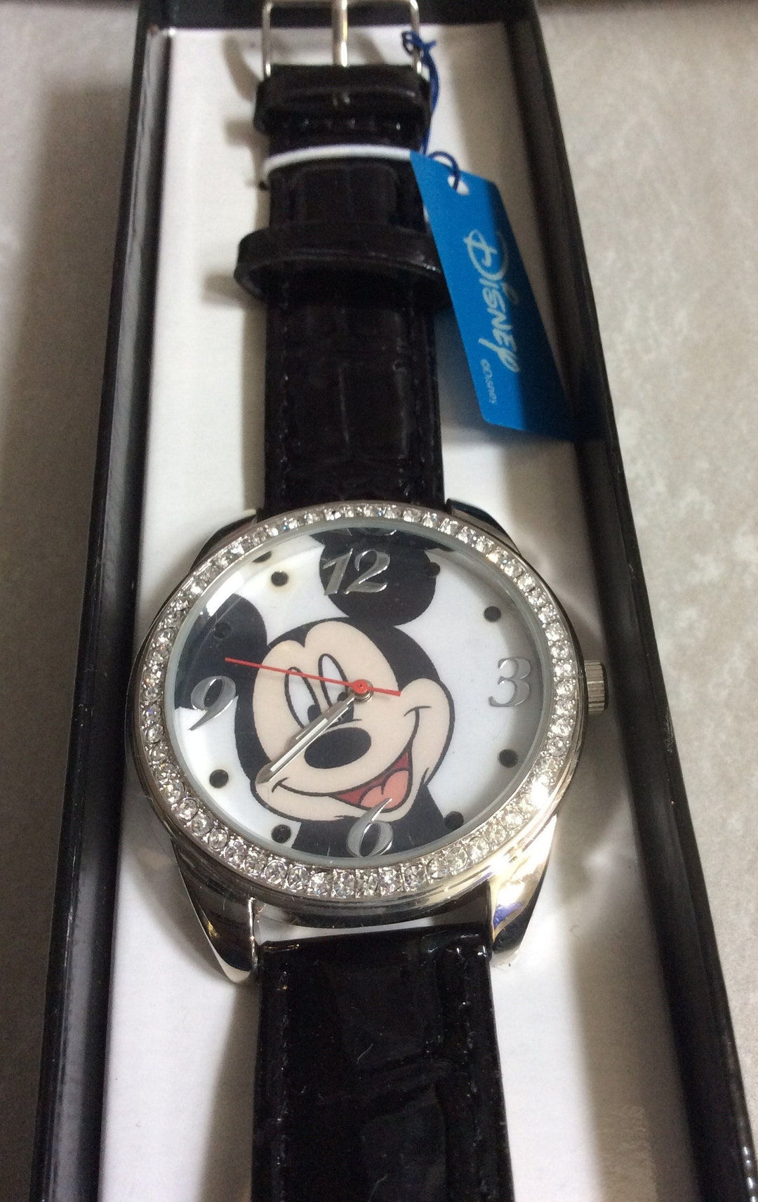 MICKEY MOUSE Watch Round Mickey White Dial Surrounded by Crystal ...