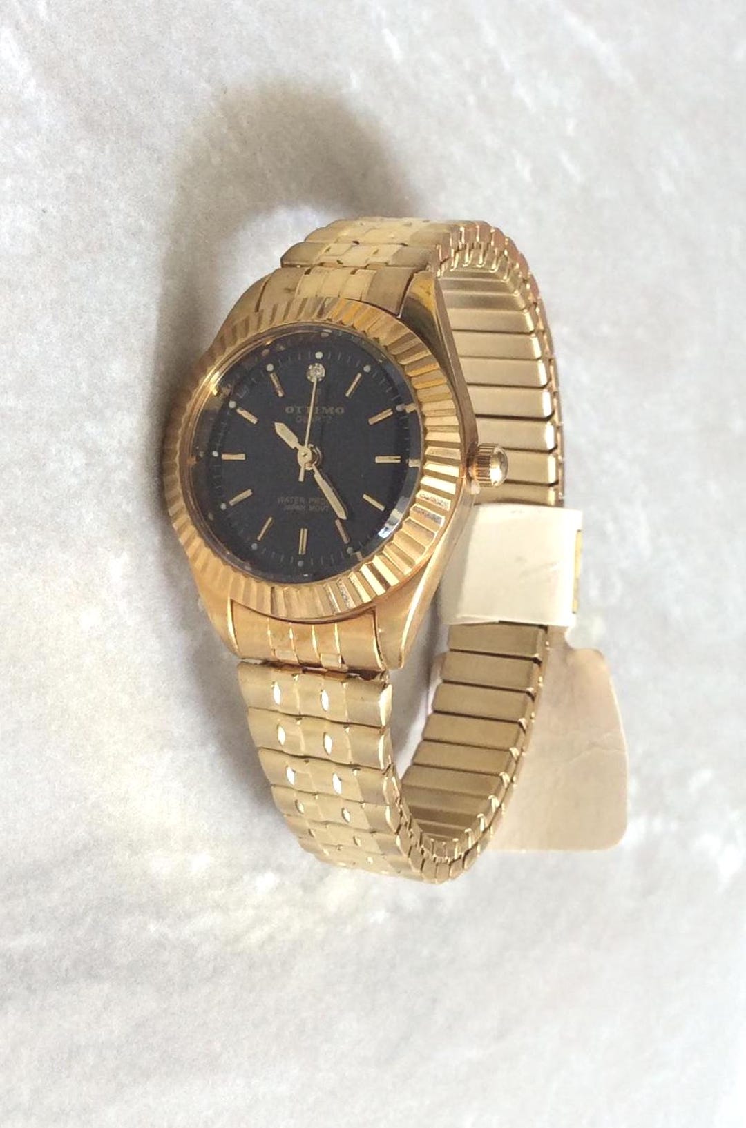 OTTIMO Gold Women's Watch Round Black Dial Gold Index Hours on Gold ...