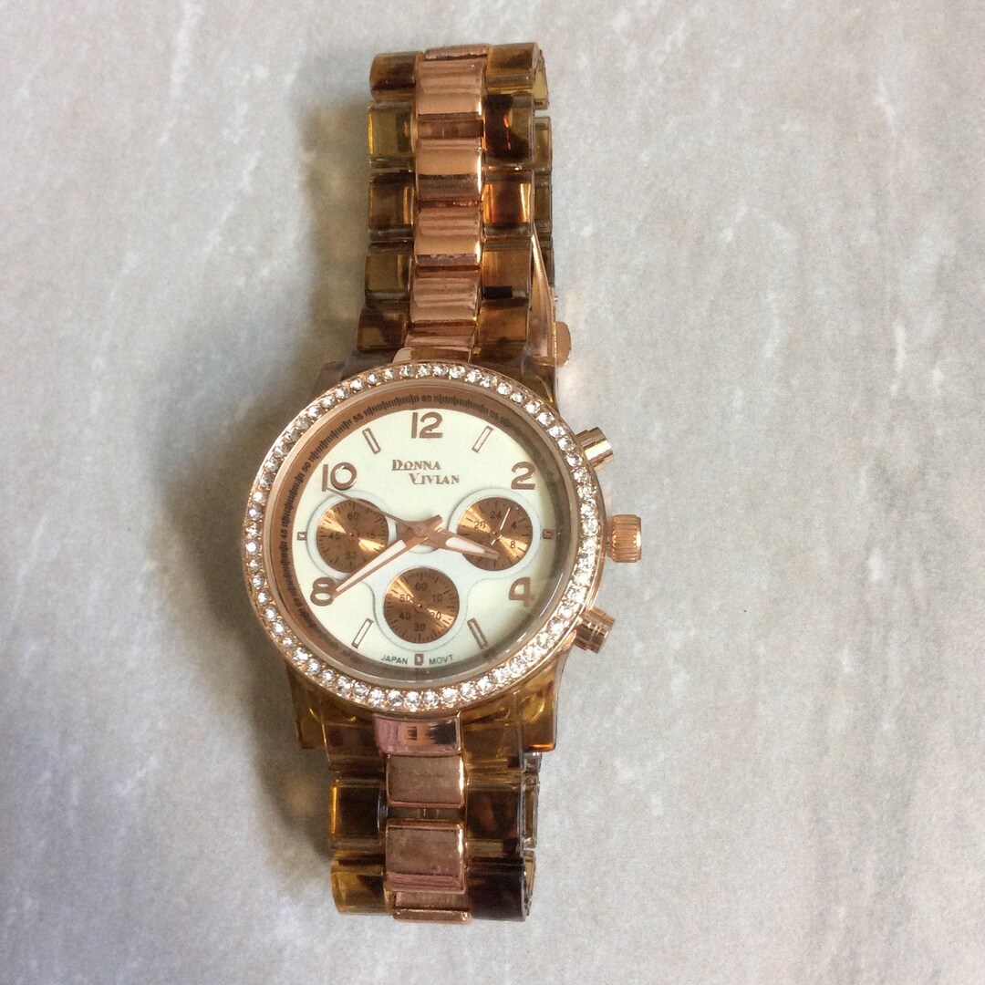 Donna Vivian Tortoise Shell Crystal Women's Watch Round White Dial on a ...