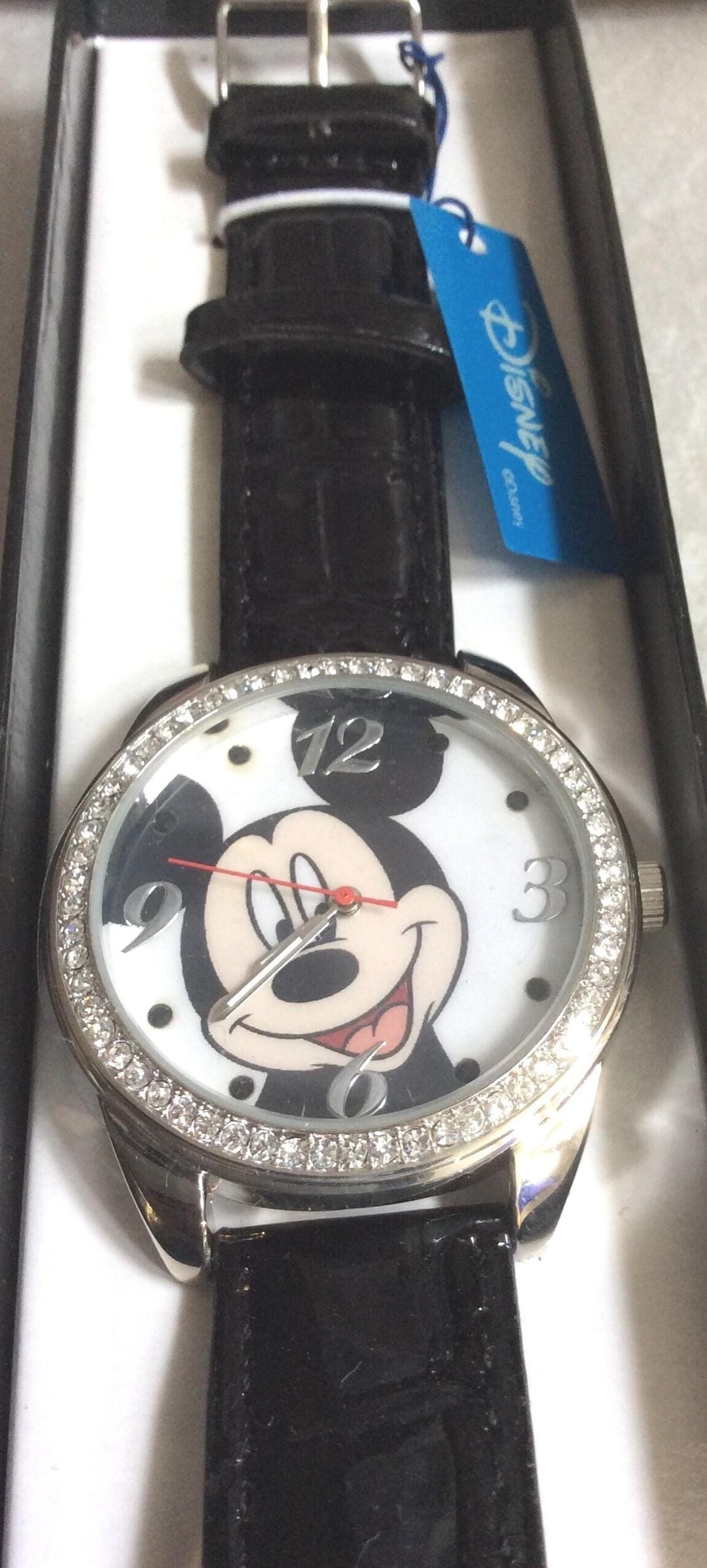 MICKEY MOUSE Watch Round Mickey White Dial Surrounded by Crystal ...