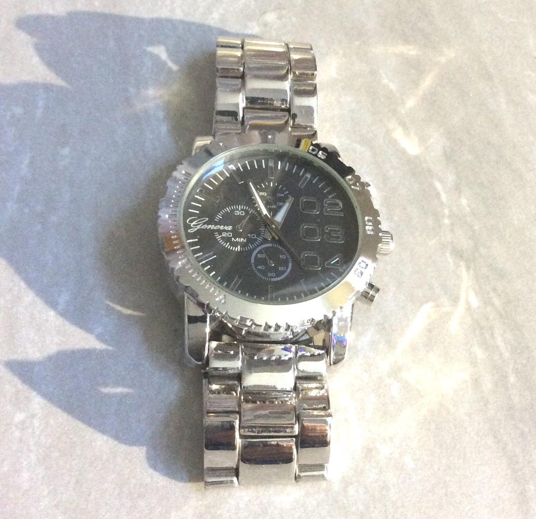 Geneva Silver Men's Watch 02 03 04 Round Black Dial on a Silver Linked ...