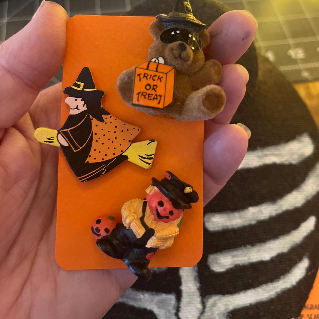 Set of Vintage Tack Pins - Etsy