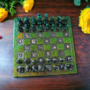Halloween Resin Chess Set, Spooky Chess Board, Horror Chess Set, Green ...