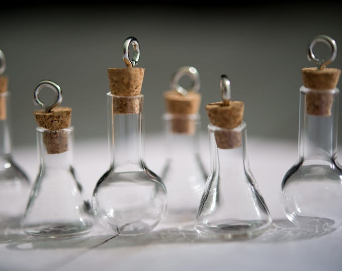 Small Glass Bottles and Vials Miniature Flasks Lab Equipment Clear ...