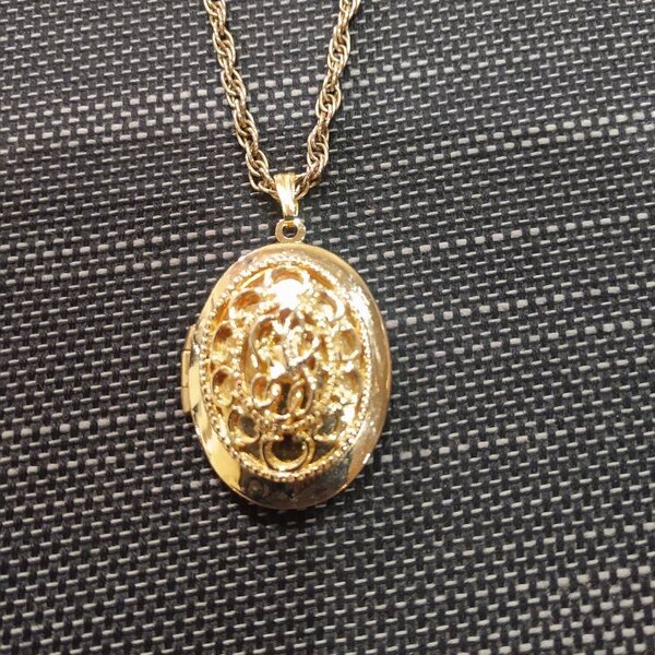 Filigree Locket - Etsy