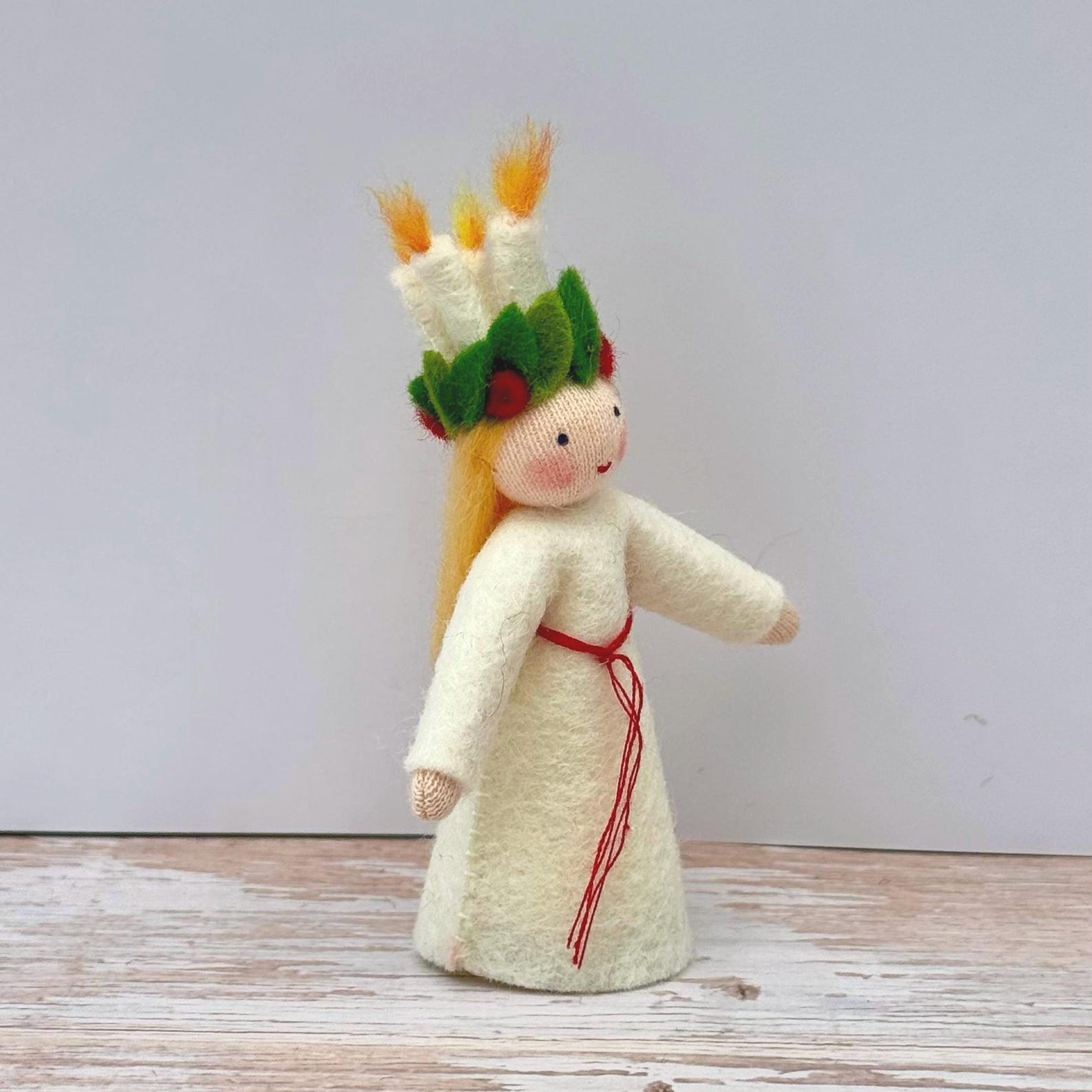 Santa Lucia mit Kerze Krone Waldorf Puppe, mit beweglichen Armen ...