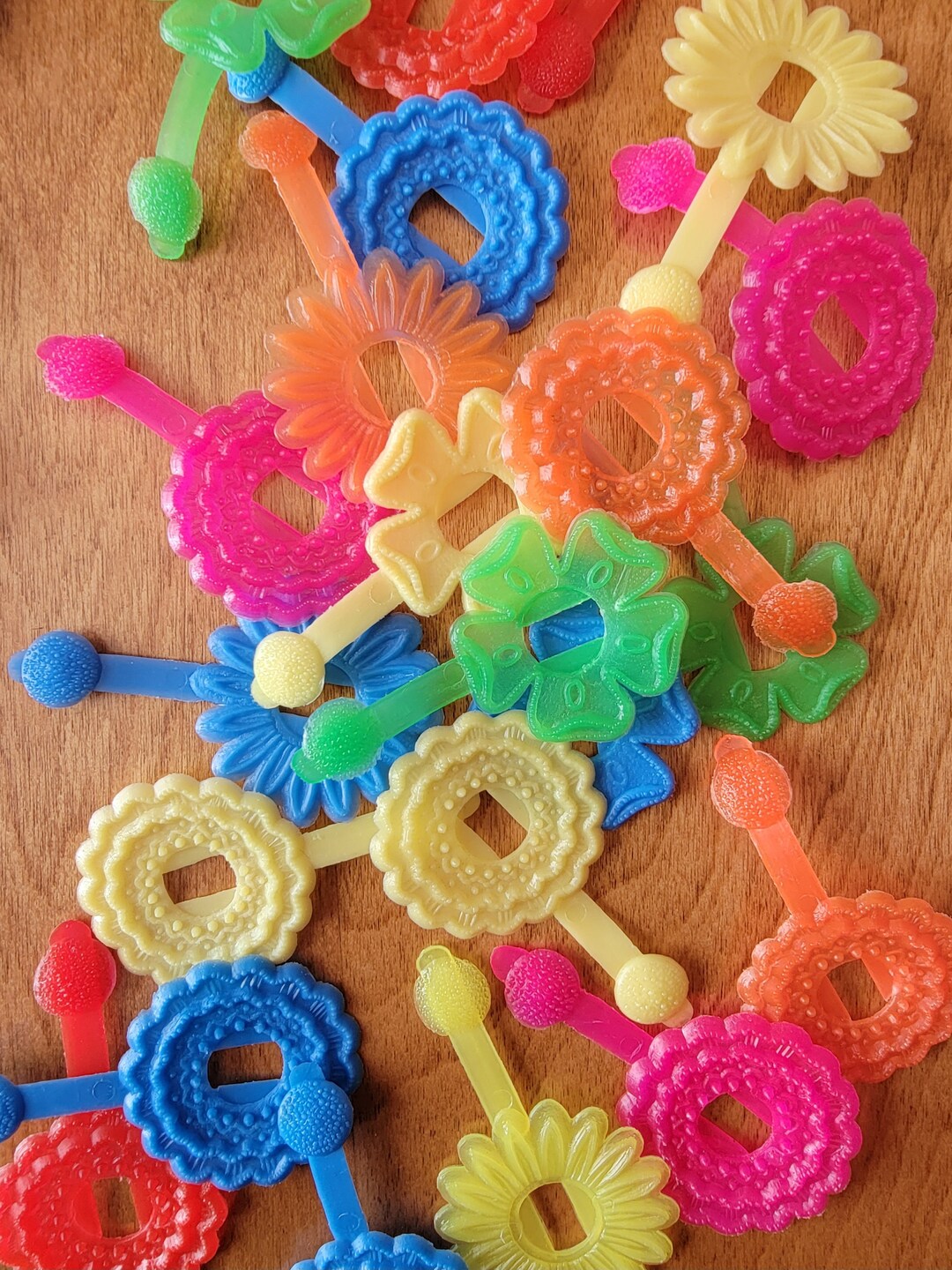 Vintage Jumbo Plastic Flower Links 30 Connecting Flower Daisy Snaps ...