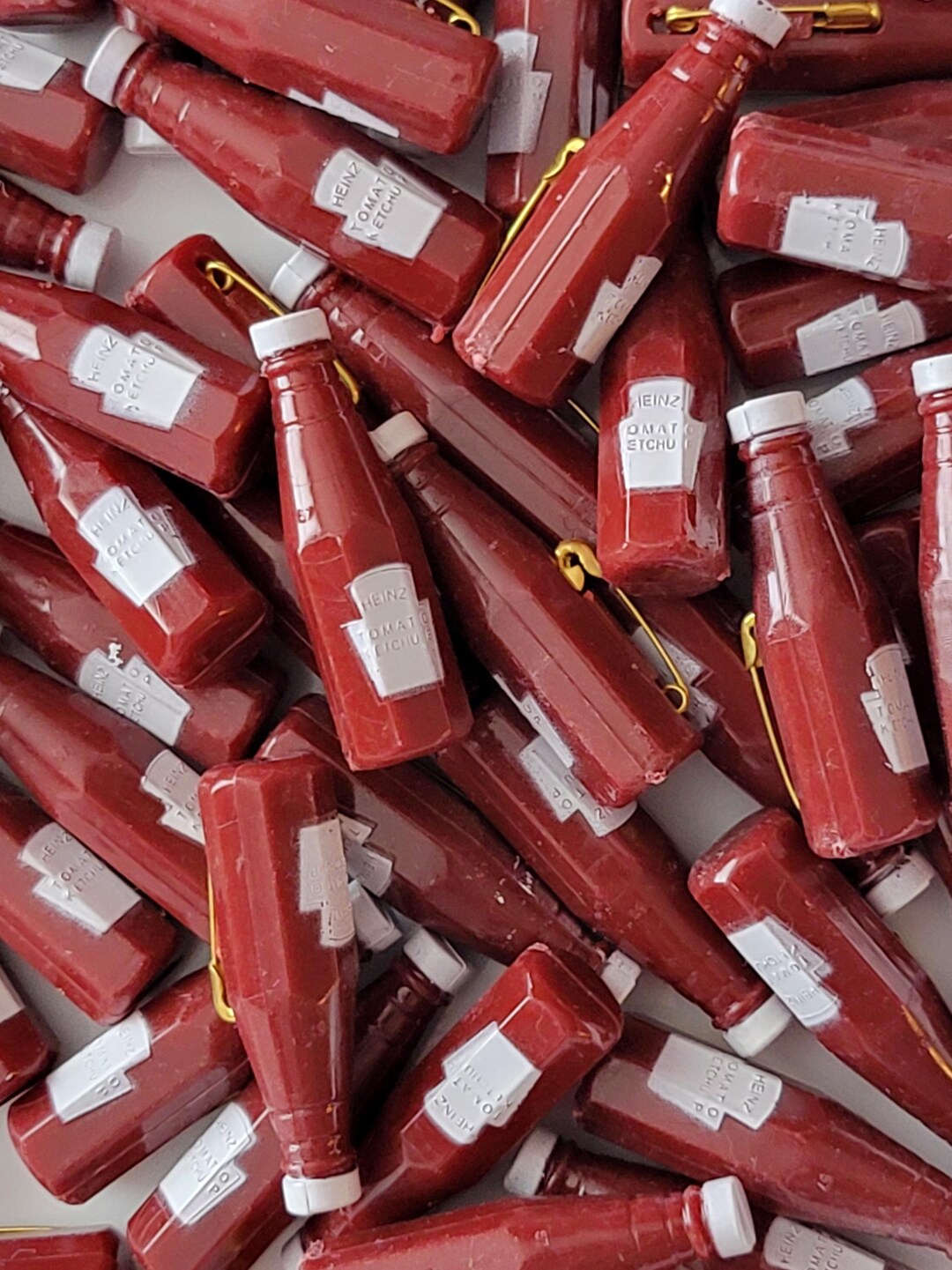 12 Vintage Heinz Ketchup Bottle Pins (12pcs) Slightly Shabby Plastic ...