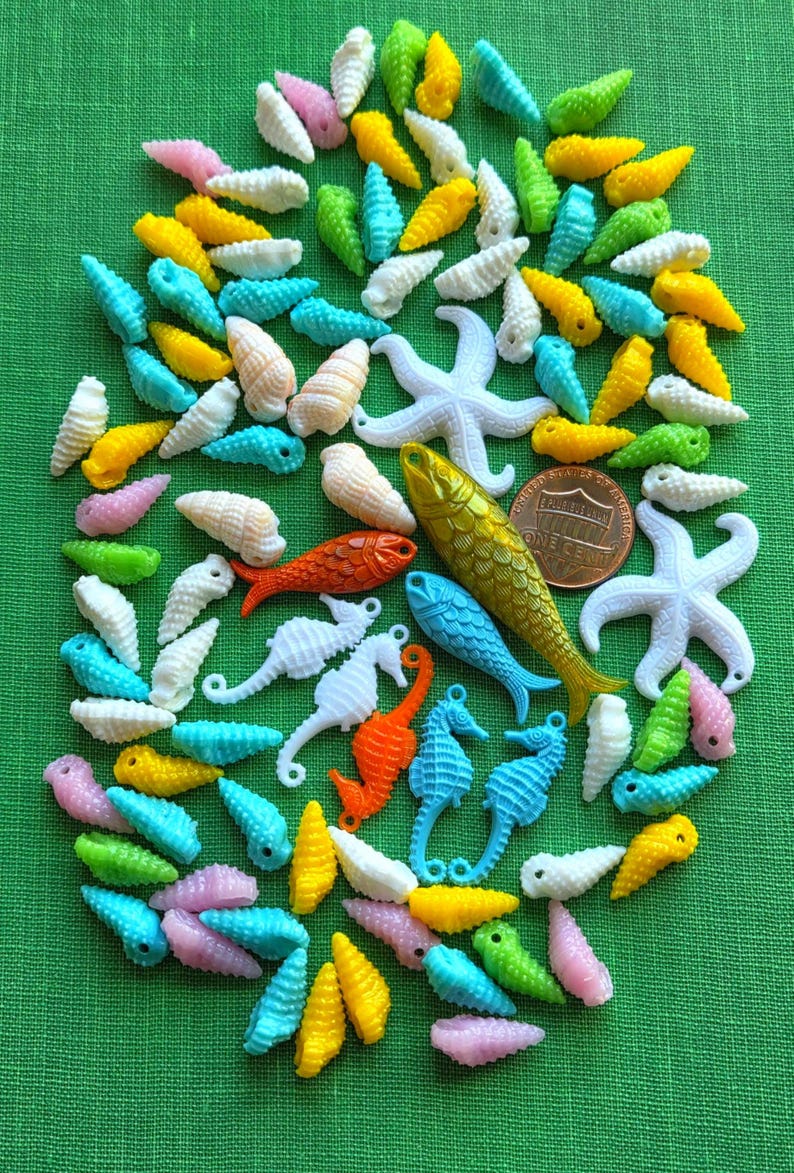 94 Plastic Seashell Sealife Fish Seahorse Shells Beads Charms Drops ...