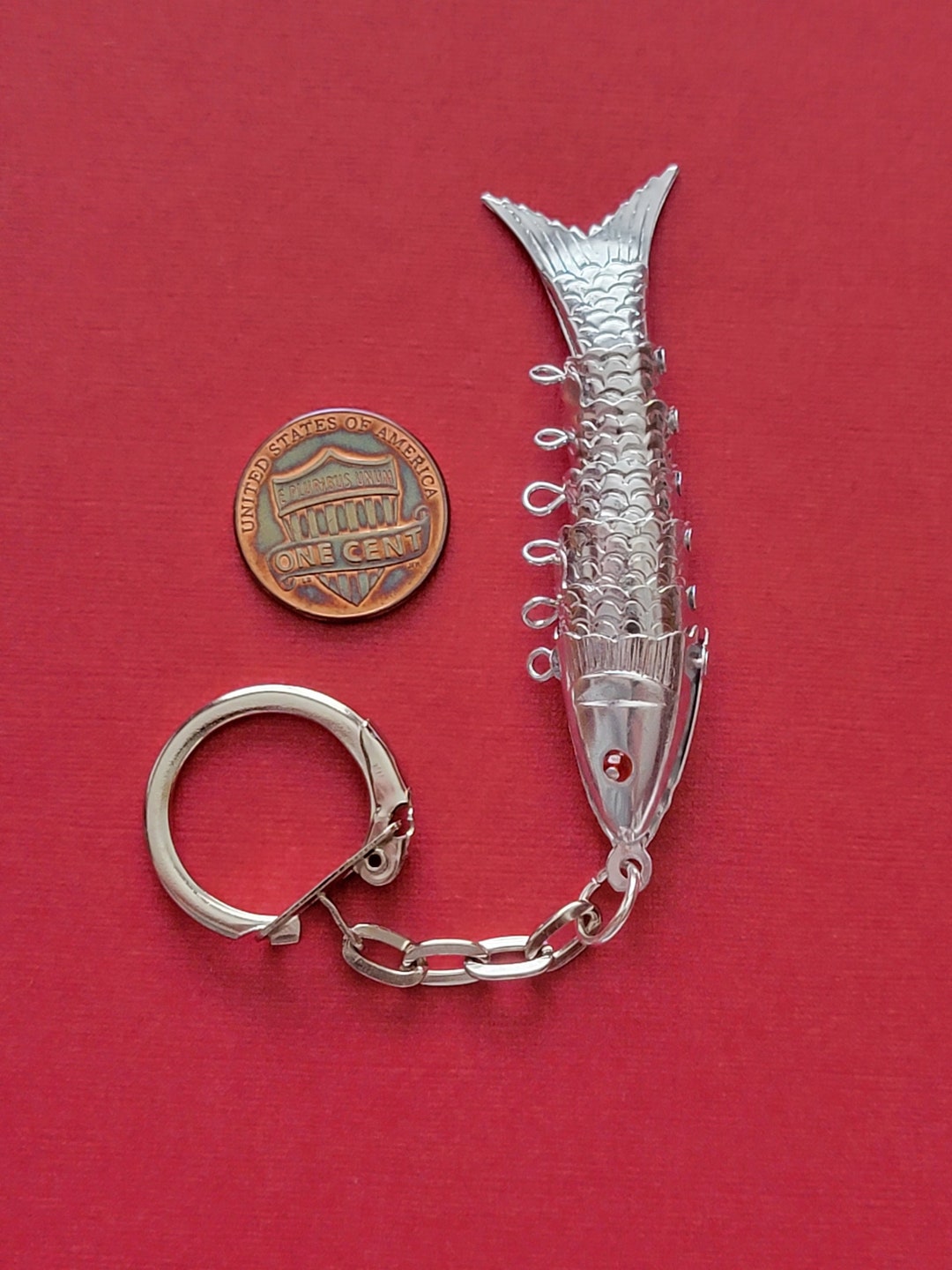 Vintage Articulated Tin Fish Keychain Silvertone Wiggle Fish Novelty ...