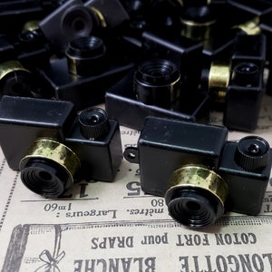 4 Vintage Camera Charms Mini Plastic Cameras 4pcs - Etsy