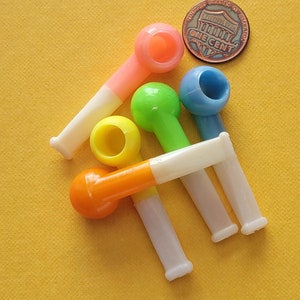 5 Vintage Miniature Plastic Toy Pipes Assorted Colors Mini Novelty ...