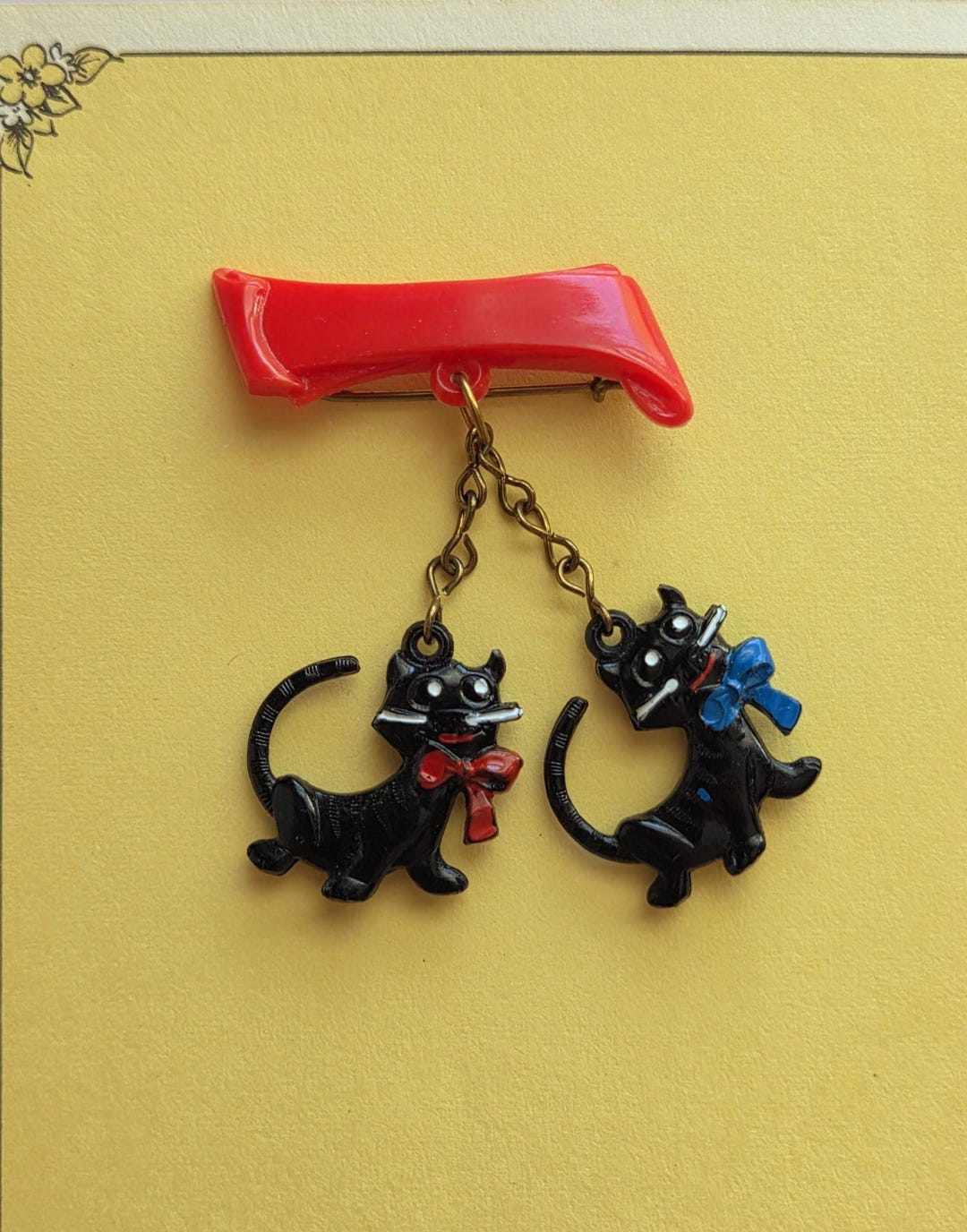 Vintage Plastic Black Cat Pin Kittens Dangling Banner Petite Pin - Etsy