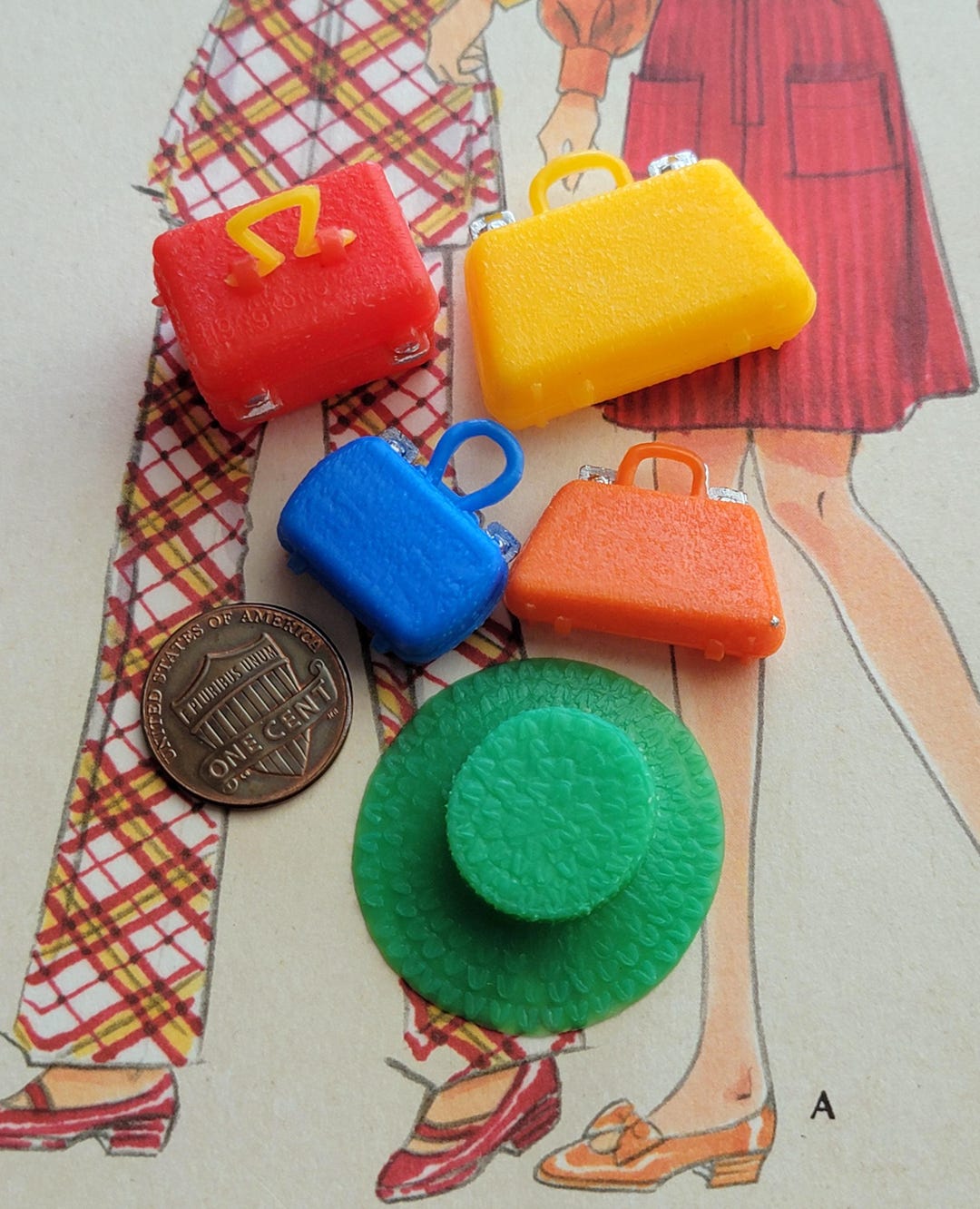 5 Vintage Tiny Plastic Doll Accessory Luggage Travel Set Miniature ...