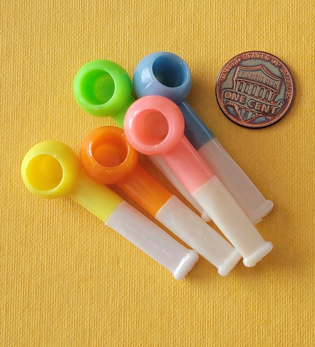 5 Vintage Miniature Plastic Toy Pipes Assorted Colors Mini Novelty ...