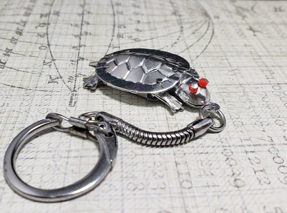 Vintage Articulated Turtle Keychain Bright Silver Tin… - Gem