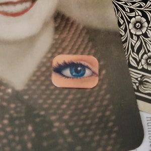 Vintage Lenticular Eye Winking Blinking Eye Flicker Tiny Vari-vue Eye ...