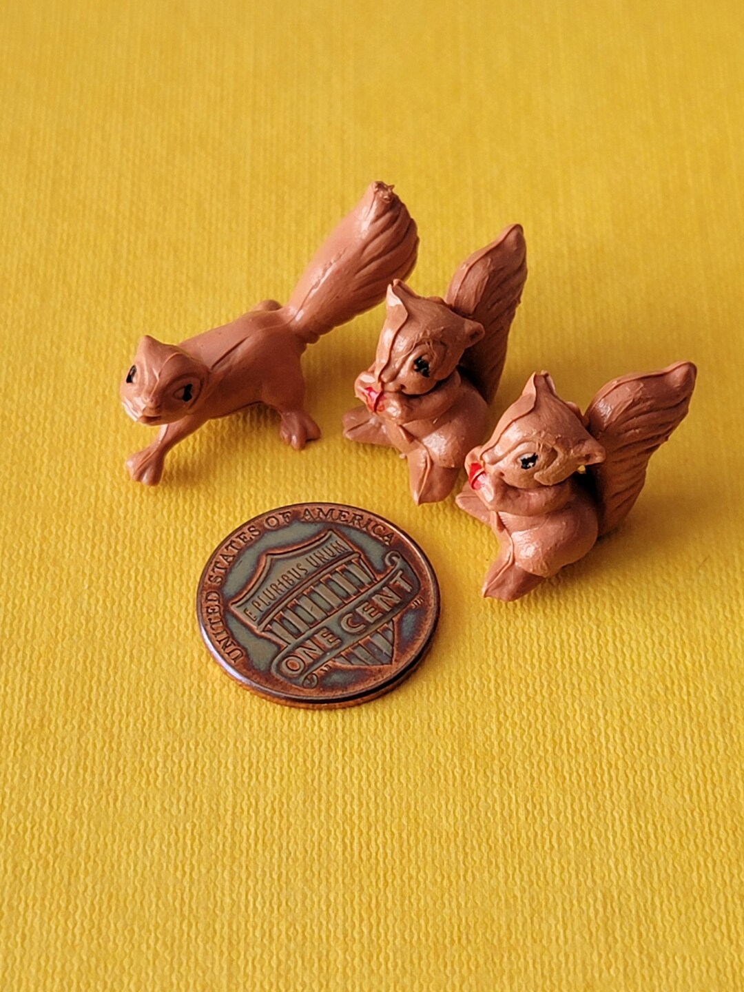 3 Vintage Miniature Plastic Squirrels Tiny Squirrel SSCO Minis - Etsy