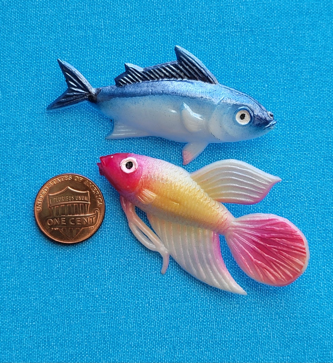2 Vintage Plastic Fish Pins With Aged Rusted Metal Pin Backs Painted ...