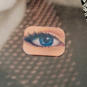 Vintage Lenticular Eye Winking Blinking Eye Flicker Tiny Vari-vue Eye ...