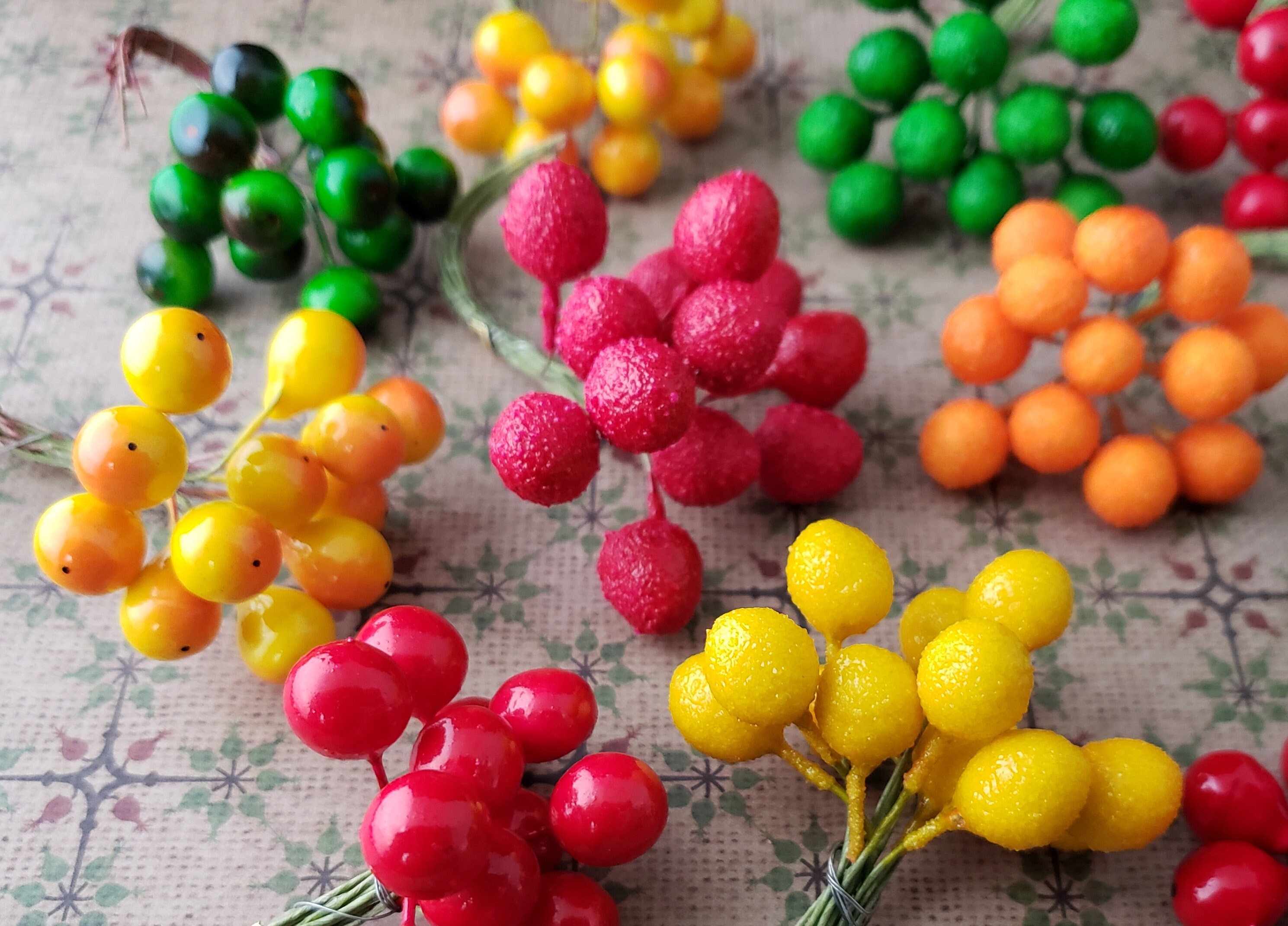 12 Bundles Vintage Fruit Berry Wire Picks Stamens Pips - Etsy