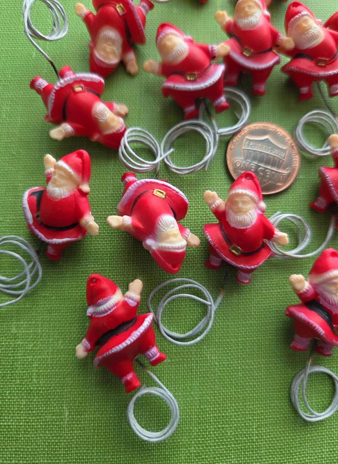 5 Vintage Miniature Dancing Santa Wire Picks (5pcs) Tiny Plastic ...