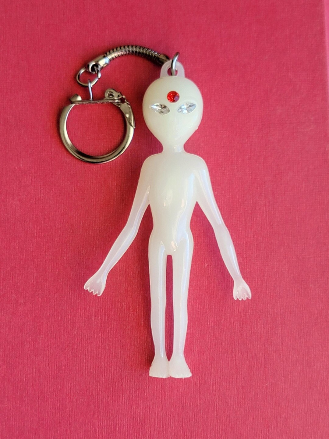 Vintage Plastic Alien Keychain Large Glow in the Dark Alien With ...