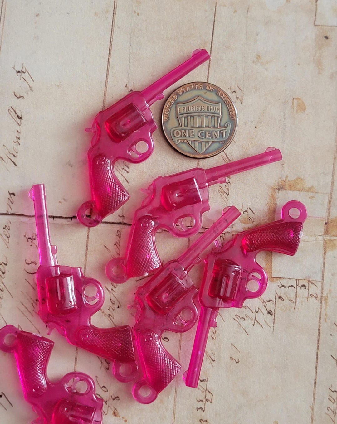 6 Vintage Gun Charms Plastic Translucent Magenta Hot Pink Mini Revolver ...