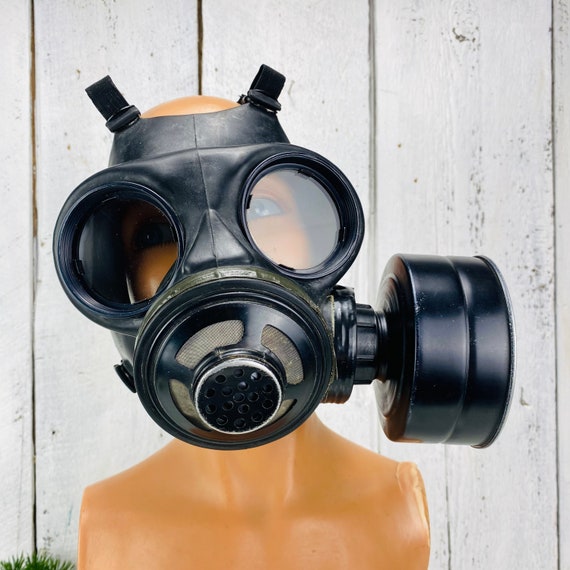 Vintage Canadian Gas Mask C3 Medium - Etsy